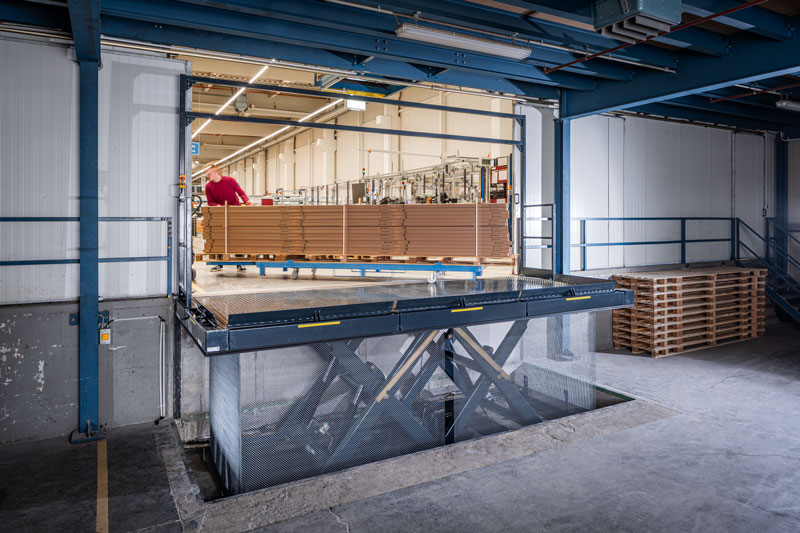 Successful lift table assembly with a system - ALFOTEC